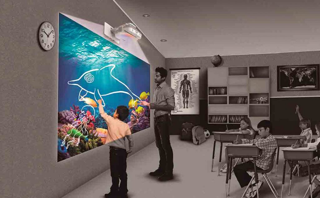 Epson revoluciona la enseñanza educativa con proyectores interactivos ...